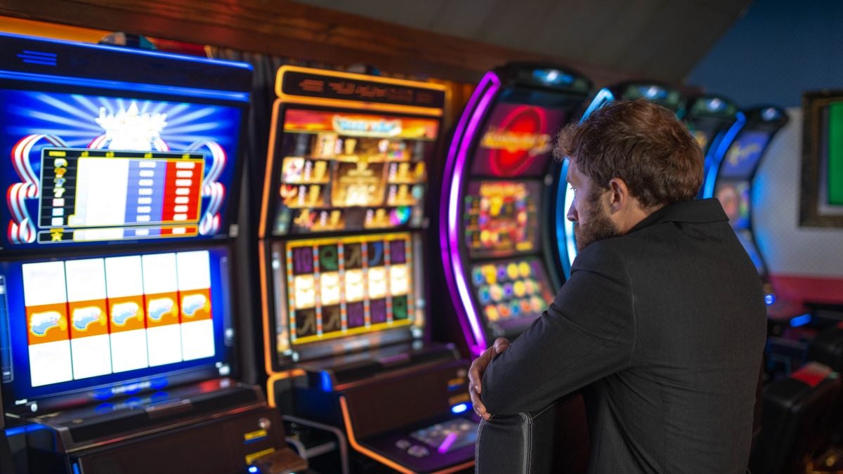 IRS Confirms Slot Tax Reporting Threshold Increase for 2026